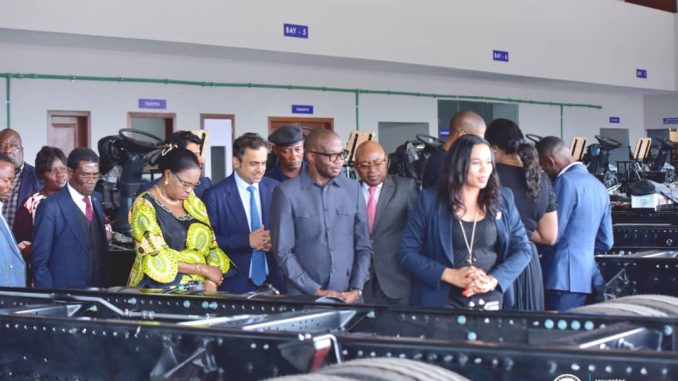 RDC-Transports : Le ministre Ekila inspecte les installations de Suprême Automobile, firme ...