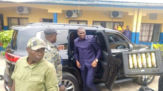 Kongo Central : Le Gouverneur Grace Bilolo face à l’Assemblée ...